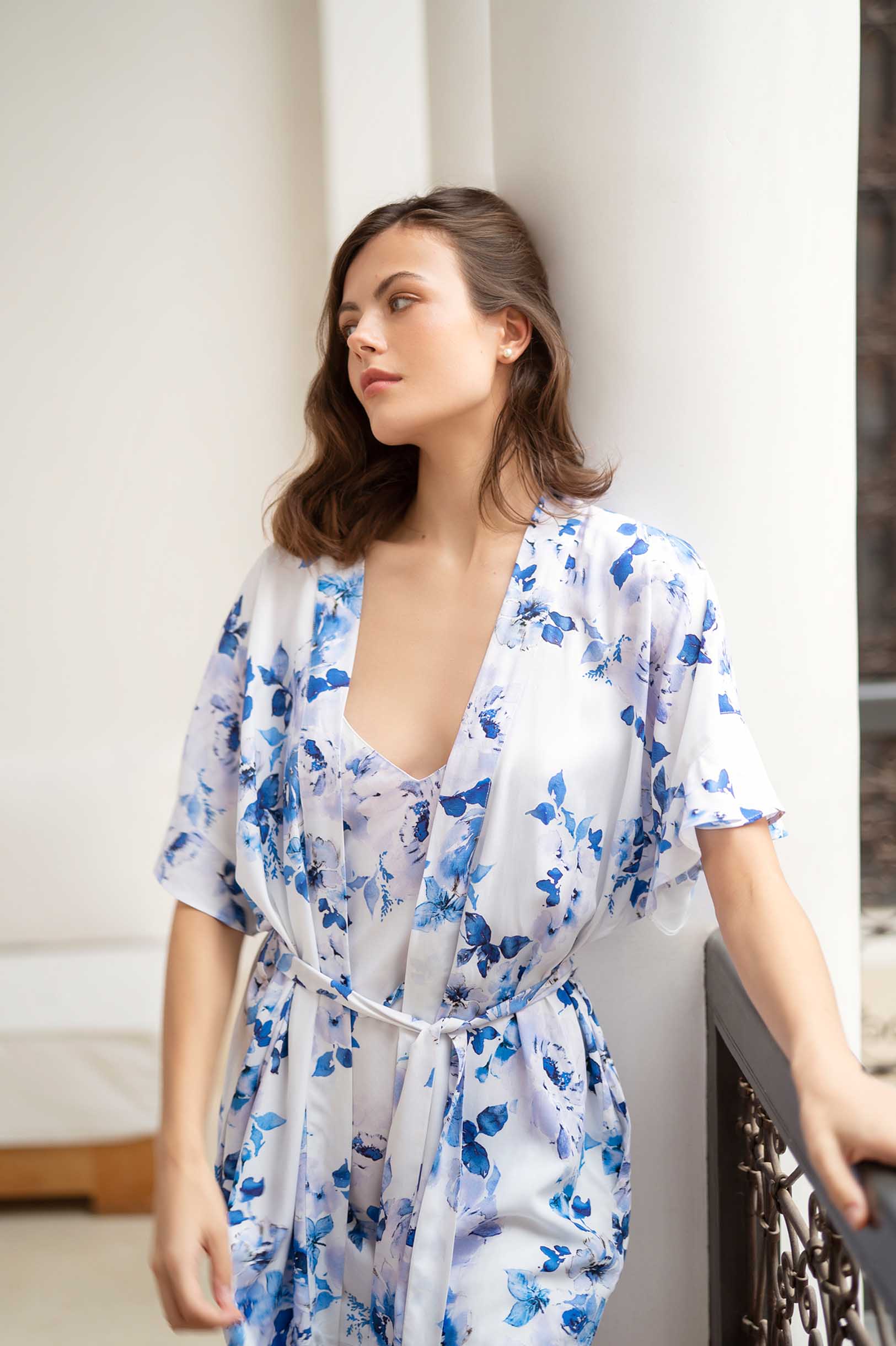 Botanical love Flounce robe in Blue floral – GirlandaSeriousDream.com